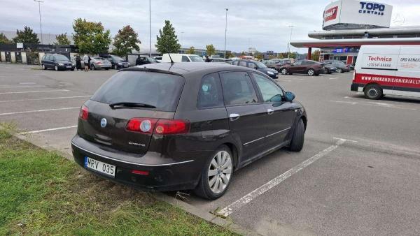 Brown Fiat Croma 2007 in Vilnius, with an engine capacity of 2.20 L and mileage of 238 thousand km for 1800 €, photo 5 on AUTOMOTO.COM.LV