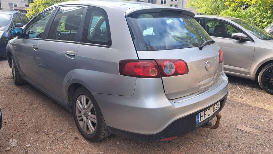 Pelēks Fiat Croma 2008 Kauņa, ar dzinēja tilpumu 1.90 L un nobraukumu 189 tūkst. km par 700 €, foto 6 vietnē AUTOMOTO.COM.LV