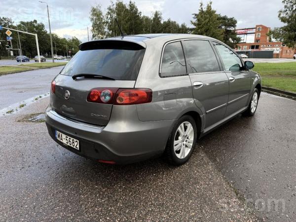 Grey Fiat Croma 2011 in Riga, with an engine capacity of 2.40 L and mileage of 262 thousand km for 1295 €, photo 4 on AUTOMOTO.COM.LV