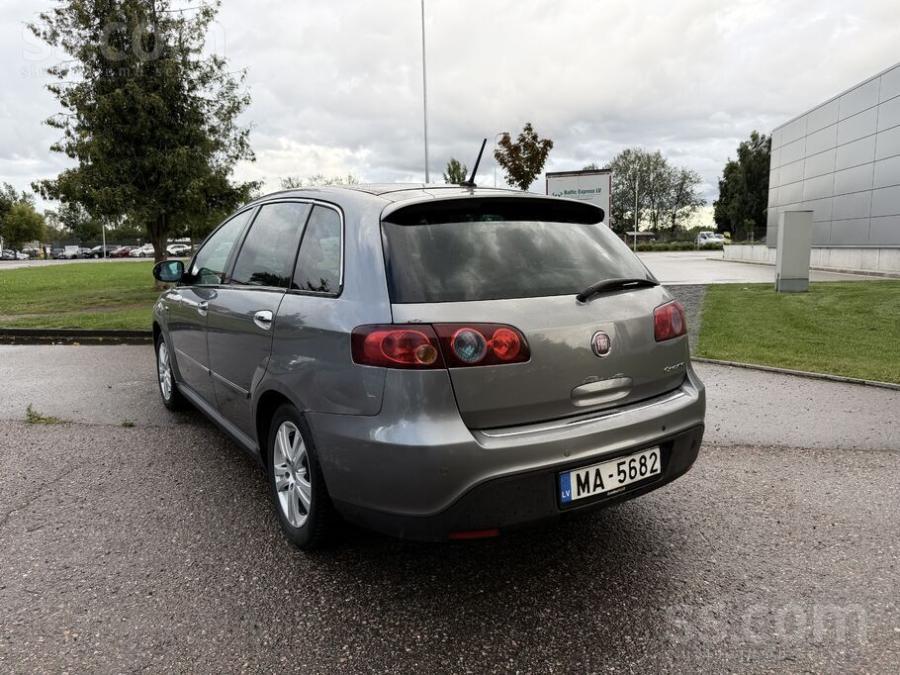 Grey Fiat Croma 2011 in Riga, with an engine capacity of 2.40 L and mileage of 262 thousand km for 1295 €, photo 3 on AUTOMOTO.COM.LV
