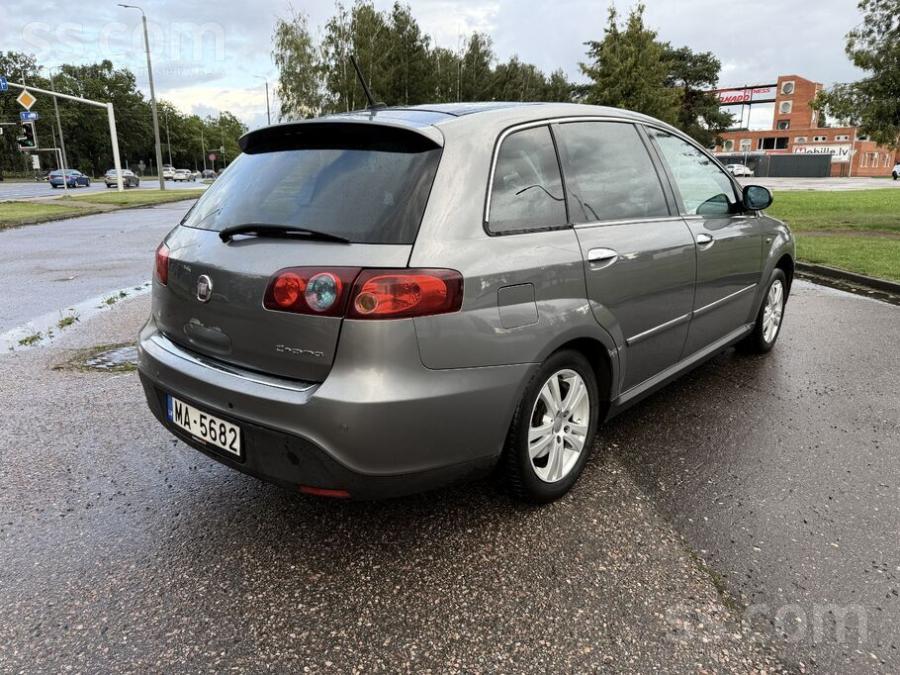 Grey Fiat Croma 2011 in Riga, with an engine capacity of 2.40 L and mileage of 262 thousand km for 1295 €, photo 5 on AUTOMOTO.COM.LV