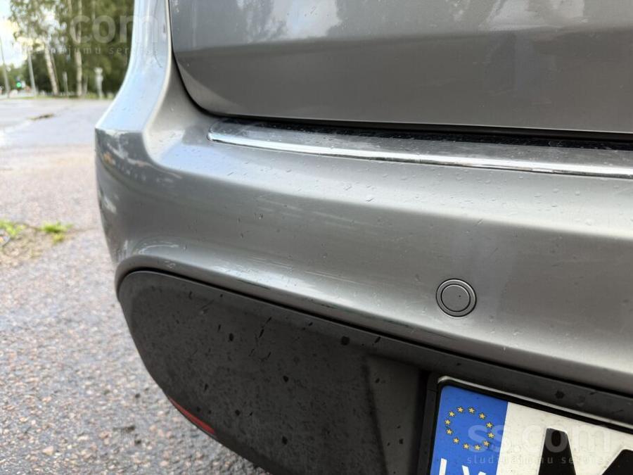 Grey Fiat Croma 2011 in Riga, with an engine capacity of 2.40 L and mileage of 262 thousand km for 1295 €, photo 8 on AUTOMOTO.COM.LV