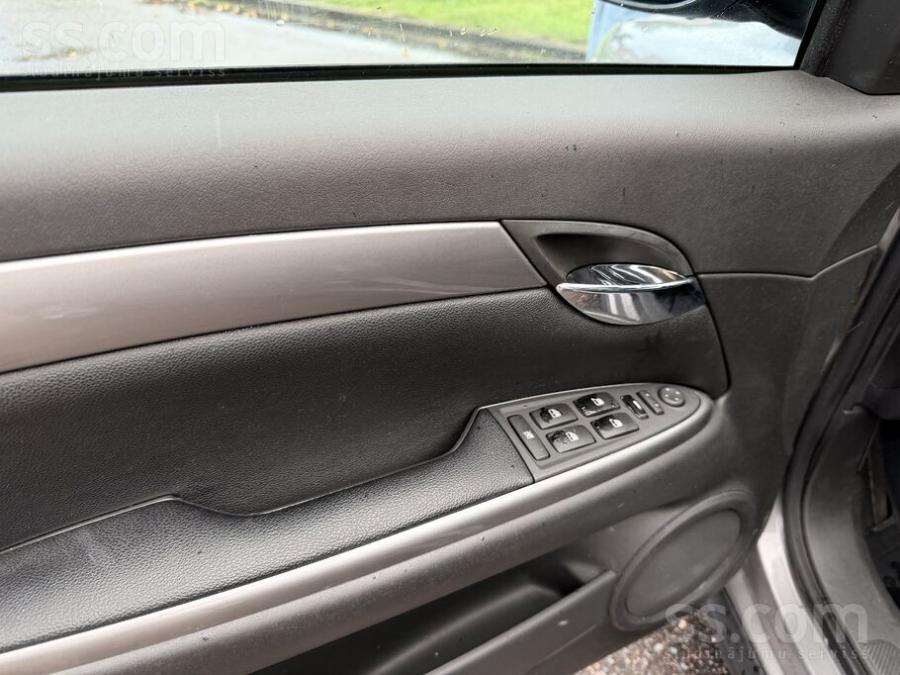 Grey Fiat Croma 2011 in Riga, with an engine capacity of 2.40 L and mileage of 262 thousand km for 1295 €, photo 19 on AUTOMOTO.COM.LV