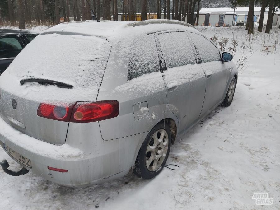Fiat Croma 2005 in Vilnius, with an engine capacity of 1.90 L and mileage of 297 thousand km for 950 €, photo 3 on AUTOMOTO.COM.LV