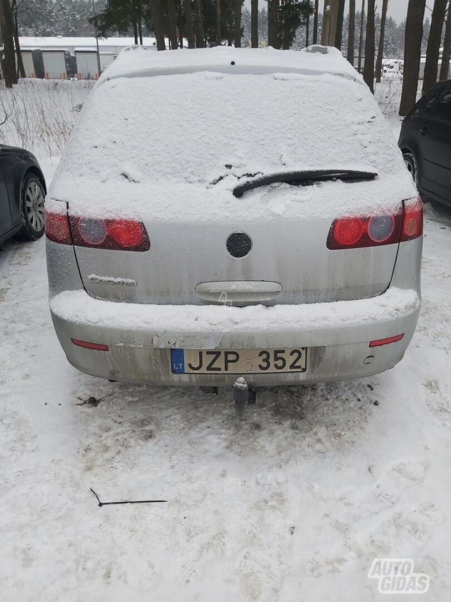 Fiat Croma 2005 in Vilnius, with an engine capacity of 1.90 L and mileage of 297 thousand km for 950 €, photo 4 on AUTOMOTO.COM.LV
