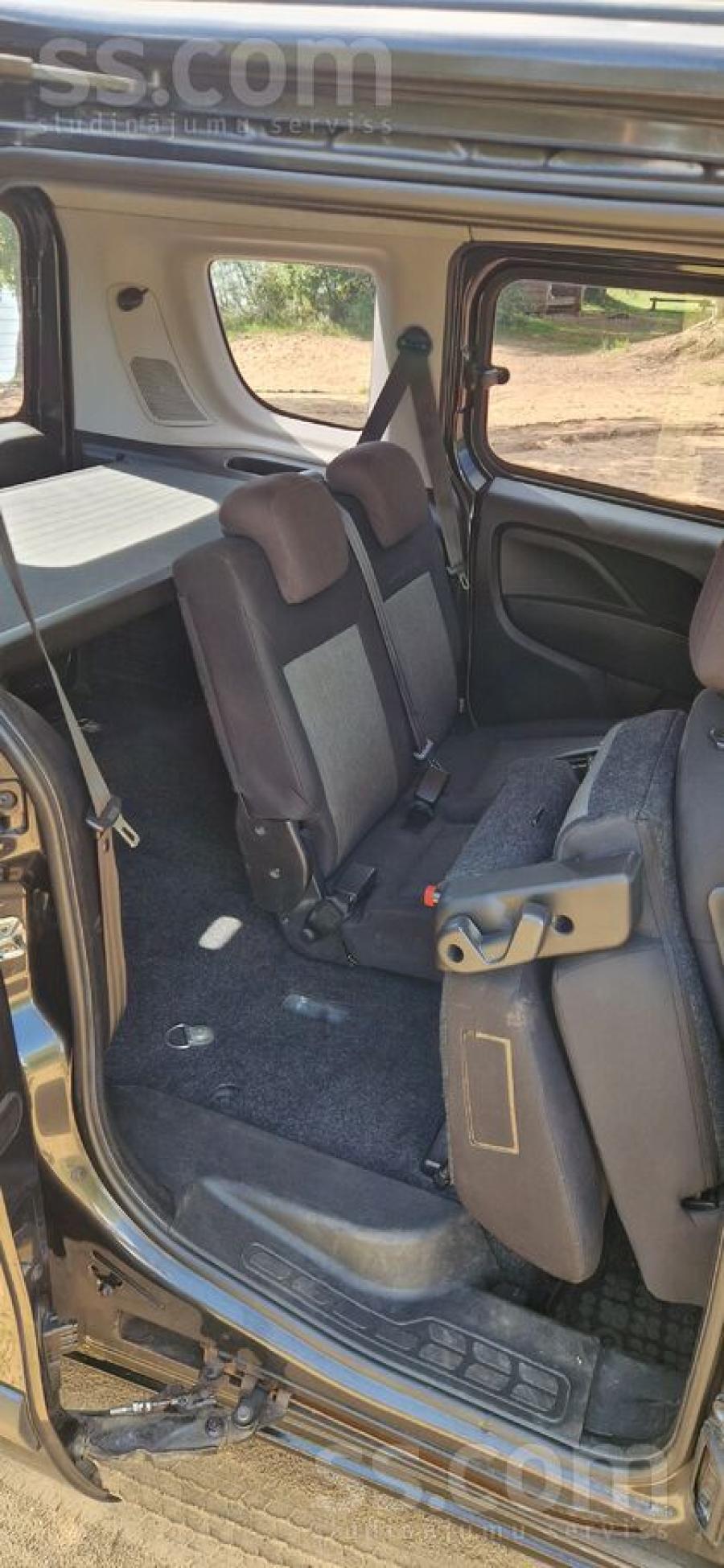 Black Fiat Doblo 2015 in Riga, with an engine capacity of 1.30 L and mileage of 220 thousand km for 4000 €, photo 9 on AUTOMOTO.COM.LV