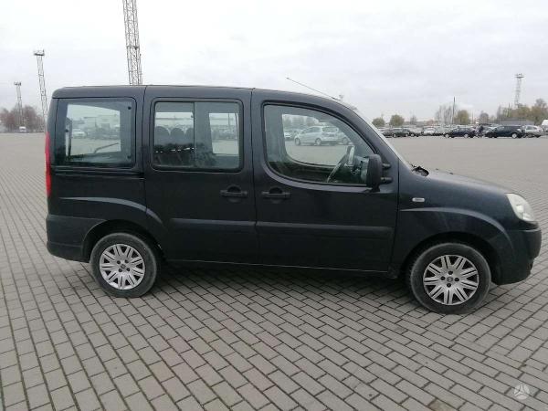 Black Fiat Doblo 2009 in Marijampole, with an engine capacity of 1.60 L and mileage of 163 thousand km for 2799 €, photo 5 on AUTOMOTO.COM.LV