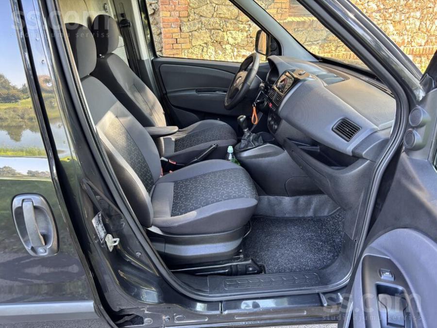 Melns Fiat Doblo 2010 Bauska, ar dzinēja tilpumu 1.30 L un nobraukumu 360 tūkst. km par 2500 €, foto 22 vietnē AUTOMOTO.COM.LV