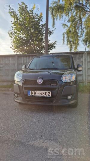 Melns Fiat Doblo 2010 Rīga, ar dzinēja tilpumu 1.30 L un nobraukumu 360 tūkst. km par 1750 €, foto  vietnē AUTOMOTO.COM.LV