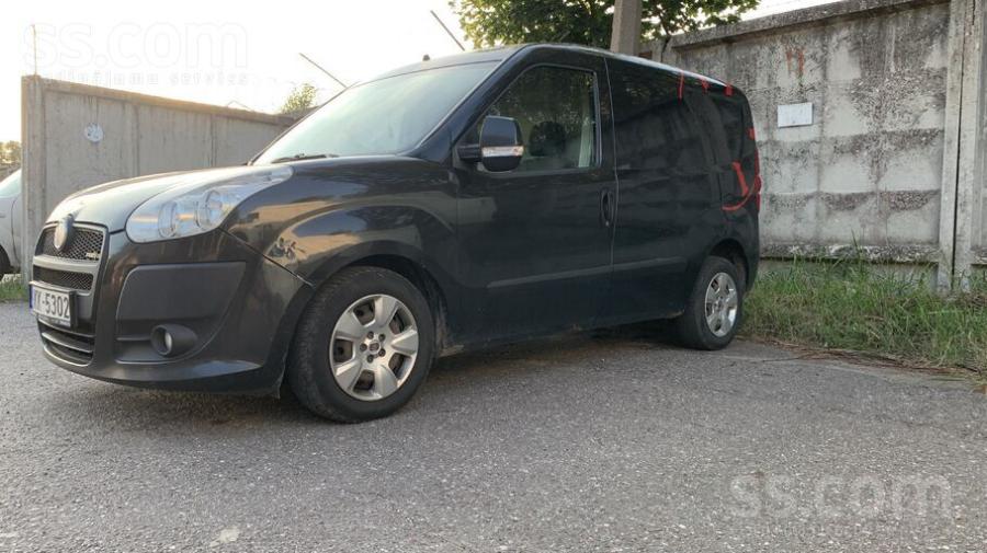 Melns Fiat Doblo 2010 Rīga, ar dzinēja tilpumu 1.30 L un nobraukumu 360 tūkst. km par 1750 €, foto 4 vietnē AUTOMOTO.COM.LV