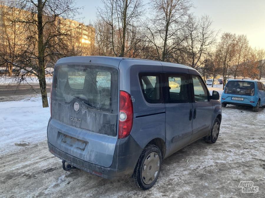 Blue Fiat Doblo 2010 in Vilnius, with an engine capacity of 1.40 L and mileage of 225 thousand km for 2450 €, photo 4 on AUTOMOTO.COM.LV