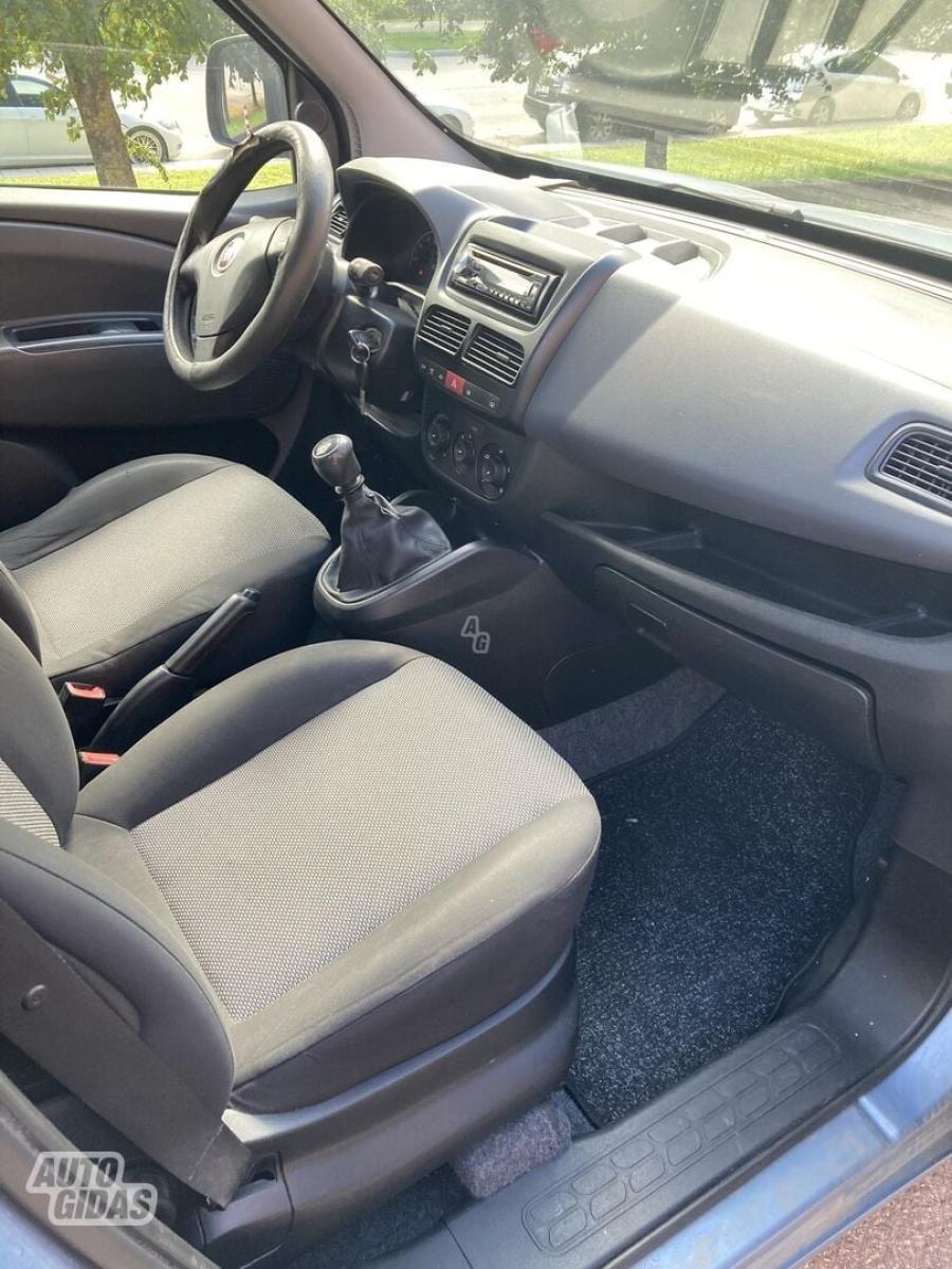 Blue Fiat Doblo 2010 in Vilnius, with an engine capacity of 1.40 L and mileage of 202 thousand km for 2999 €, photo 8 on AUTOMOTO.COM.LV