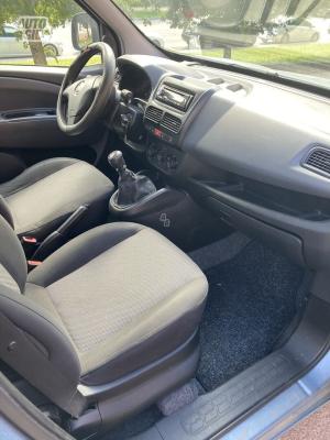 Zils Fiat Doblo 2010 Viļņa, ar dzinēja tilpumu 1.40 L un nobraukumu 202 tūkst. km par 2999 €, foto 8 vietnē AUTOMOTO.COM.LV
