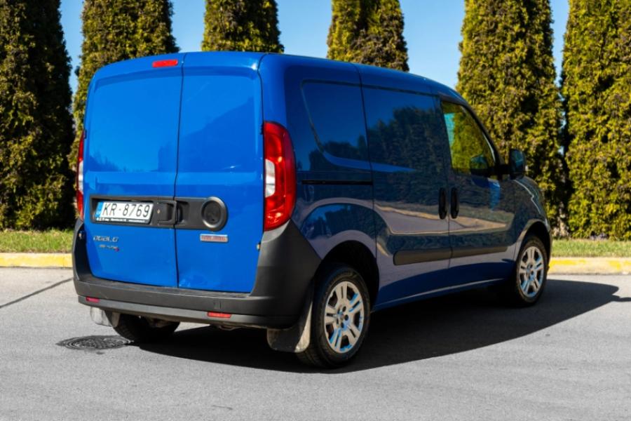 Zils Fiat Doblo 2017 Rīga, ar dzinēja tilpumu 1.30 L un nobraukumu 194 tūkst. km par 4900 €, foto 5 vietnē AUTOMOTO.COM.LV