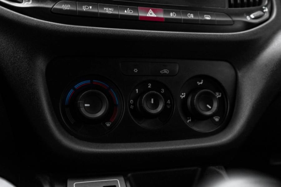 Zils Fiat Doblo 2017 Rīga, ar dzinēja tilpumu 1.30 L un nobraukumu 194 tūkst. km par 4900 €, foto 12 vietnē AUTOMOTO.COM.LV