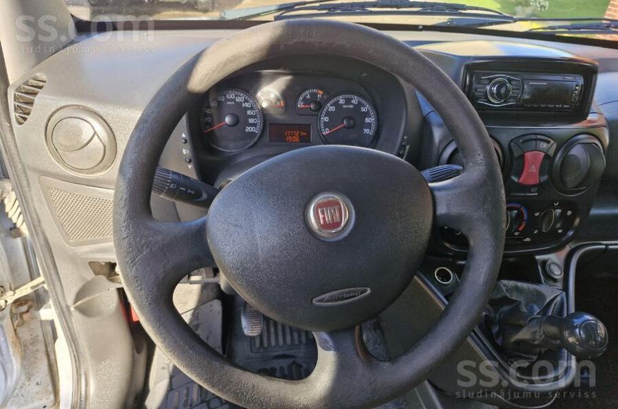 Blue Fiat Doblo 2009 in Bauska, with an engine capacity of 1.30 L and mileage of 178 thousand km for 1300 €, photo 5 on AUTOMOTO.COM.LV