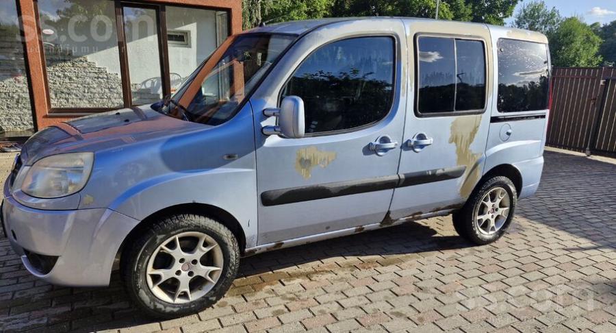 Blue Fiat Doblo 2009 in Bauska, with an engine capacity of 1.30 L and mileage of 178 thousand km for 1300 €, photo 9 on AUTOMOTO.COM.LV