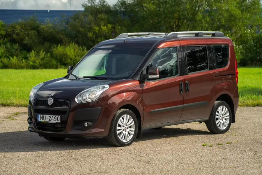 Brūns Fiat Doblo 2010 Liepāja, ar dzinēja tilpumu 1.30 L un nobraukumu 248 tūkst. km par 3900 €, foto 1 vietnē AUTOMOTO.COM.LV