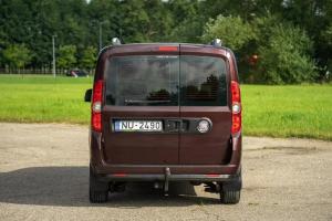 Brūns Fiat Doblo 2010 Liepāja, ar dzinēja tilpumu 1.30 L un nobraukumu 248 tūkst. km par 3900 €, foto 4 vietnē AUTOMOTO.COM.LV