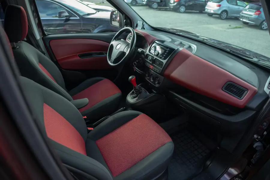 Brūns Fiat Doblo 2010 Liepāja, ar dzinēja tilpumu 1.30 L un nobraukumu 248 tūkst. km par 3900 €, foto 13 vietnē AUTOMOTO.COM.LV