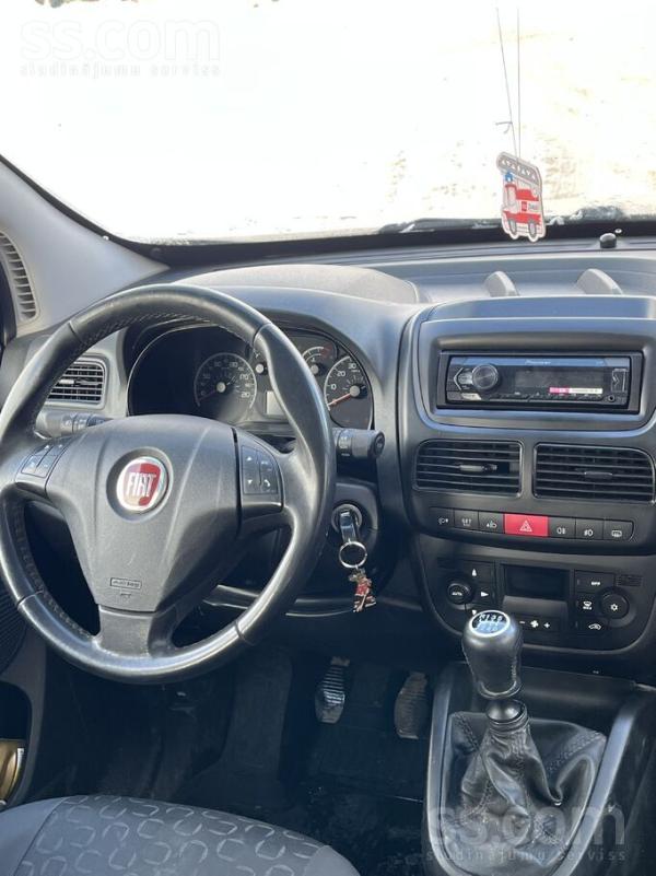 Brūns Fiat Doblo 2013 Talsi, ar dzinēja tilpumu 2.00 L un nobraukumu 319 tūkst. km par 2195 €, foto 5 vietnē AUTOMOTO.COM.LV