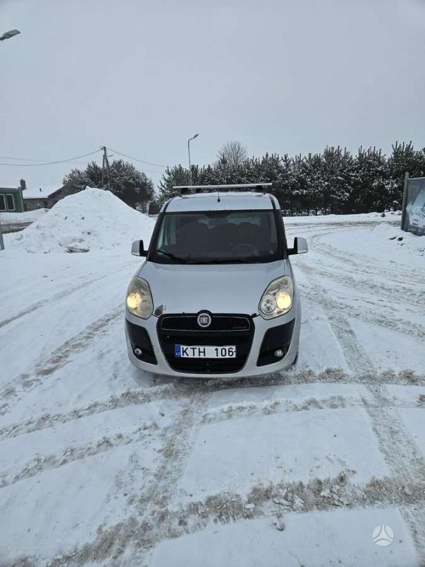Pelēks Fiat Doblo 2010 Kauņa, ar dzinēja tilpumu 1.96 L un nobraukumu 321 tūkst. km par 2750 €, foto 1 vietnē AUTOMOTO.COM.LV