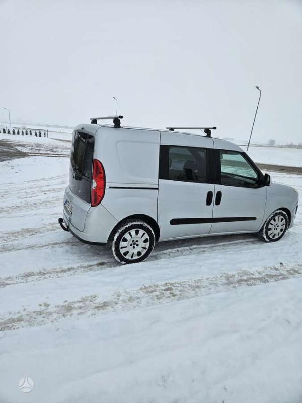 Pelēks Fiat Doblo 2010 Kauņa, ar dzinēja tilpumu 1.96 L un nobraukumu 321 tūkst. km par 2750 €, foto 2 vietnē AUTOMOTO.COM.LV