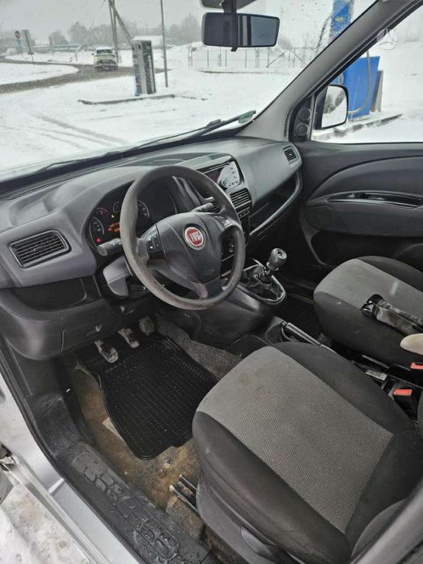 Pelēks Fiat Doblo 2010 Kauņa, ar dzinēja tilpumu 1.96 L un nobraukumu 321 tūkst. km par 2750 €, foto 6 vietnē AUTOMOTO.COM.LV