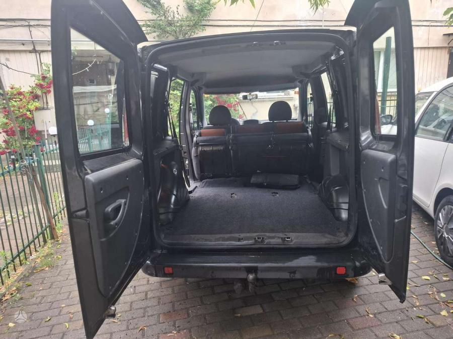Pelēks Fiat Doblo 2008 Viļņa, ar dzinēja tilpumu 1.91 L un nobraukumu 230 tūkst. km par 2600 €, foto 4 vietnē AUTOMOTO.COM.LV