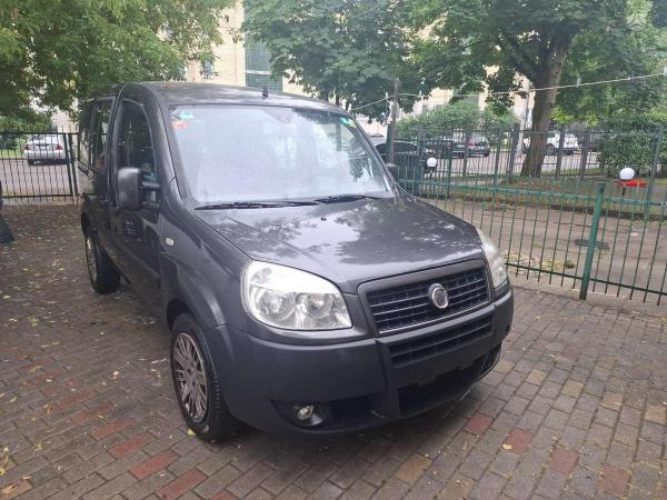 Grey Fiat Doblo 2008 in Vilnius, with an engine capacity of 1.91 L and mileage of 230 thousand km for 2600 €, photo 5 on AUTOMOTO.COM.LV