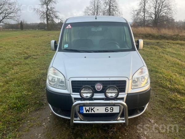 Grey Fiat Doblo 2010 in Tukums, with an engine capacity of 1.90 L and mileage of 191 thousand km for 4990 €, photo 8 on AUTOMOTO.COM.LV
