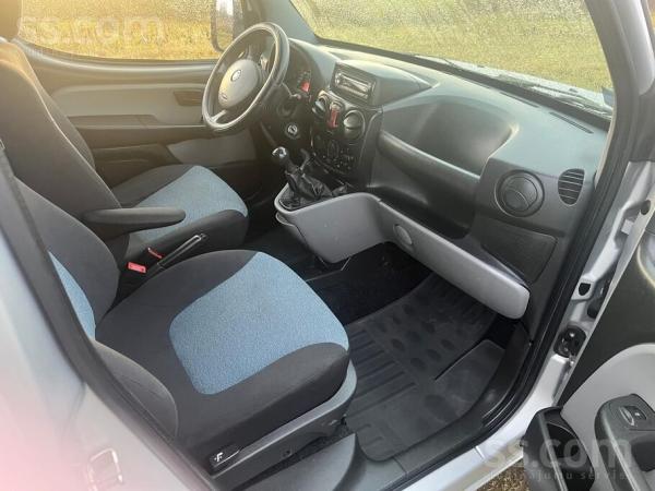 Grey Fiat Doblo 2010 in Tukums, with an engine capacity of 1.90 L and mileage of 191 thousand km for 4990 €, photo 10 on AUTOMOTO.COM.LV