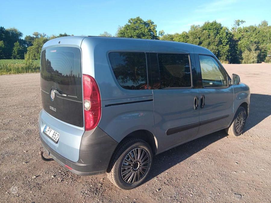 Grey Fiat Doblo 2011 in Klaipeda, with an engine capacity of 1.30 L and mileage of 226 thousand km for 1400 €, photo 7 on AUTOMOTO.COM.LV