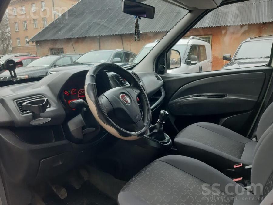 Grey Fiat Doblo 2014 in Daugavpils, with an engine capacity of 1.60 L and mileage of 0 thousand km for 4300 €, photo 10 on AUTOMOTO.COM.LV