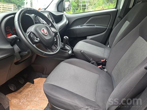 Grey Fiat Doblo 2015 in Riga, with an engine capacity of 1.30 L and mileage of 250 thousand km for 3150 €, photo 5 on AUTOMOTO.COM.LV