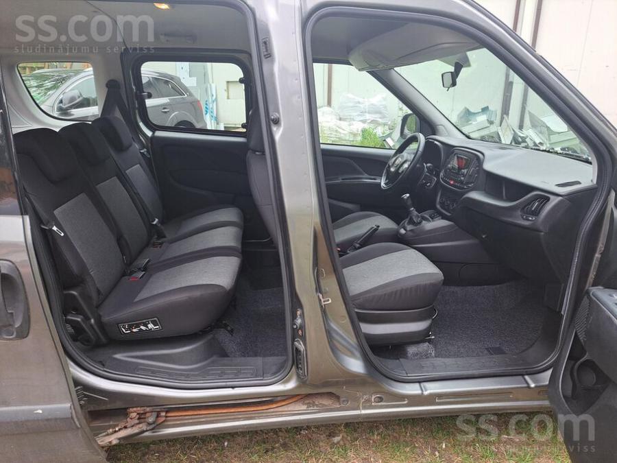 Grey Fiat Doblo 2015 in Riga, with an engine capacity of 1.30 L and mileage of 250 thousand km for 3150 €, photo 9 on AUTOMOTO.COM.LV