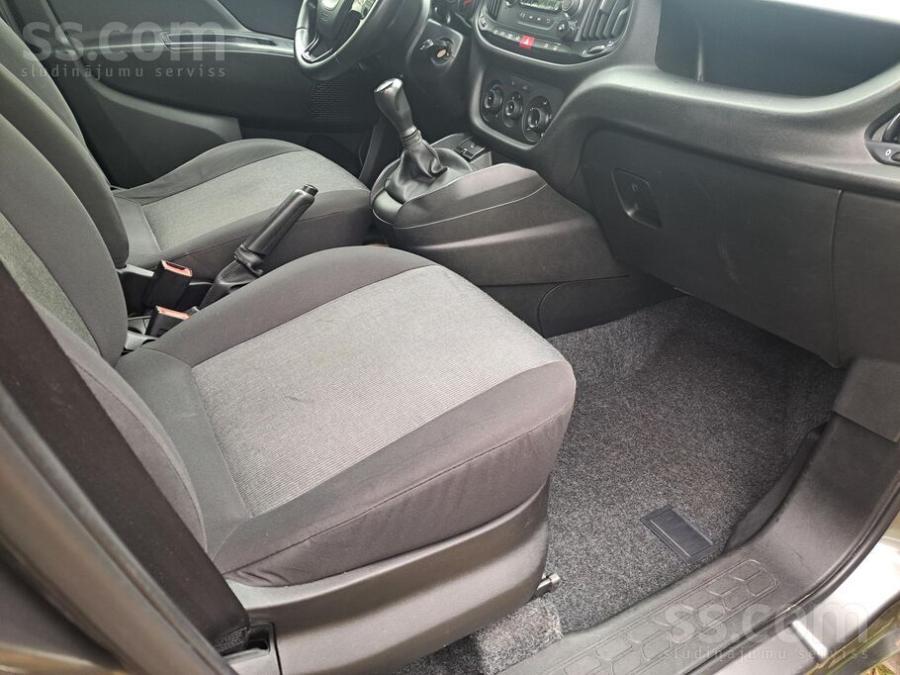 Grey Fiat Doblo 2015 in Riga, with an engine capacity of 1.30 L and mileage of 250 thousand km for 3150 €, photo 10 on AUTOMOTO.COM.LV