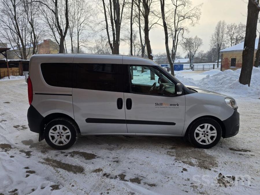 Grey Fiat Doblo 2016 in Daugavpils, with an engine capacity of 1.30 L and mileage of 169 thousand km for 5600 €, photo 5 on AUTOMOTO.COM.LV