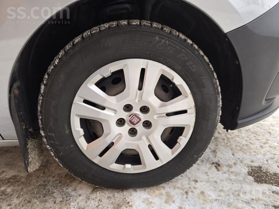 Pelēks Fiat Doblo 2016 Daugavpils, ar dzinēja tilpumu 1.30 L un nobraukumu 169 tūkst. km par 5400 €, foto 11 vietnē AUTOMOTO.COM.LV