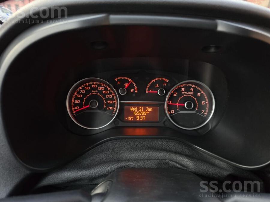 Pelēks Fiat Doblo 2016 Daugavpils, ar dzinēja tilpumu 1.30 L un nobraukumu 169 tūkst. km par 5400 €, foto 15 vietnē AUTOMOTO.COM.LV