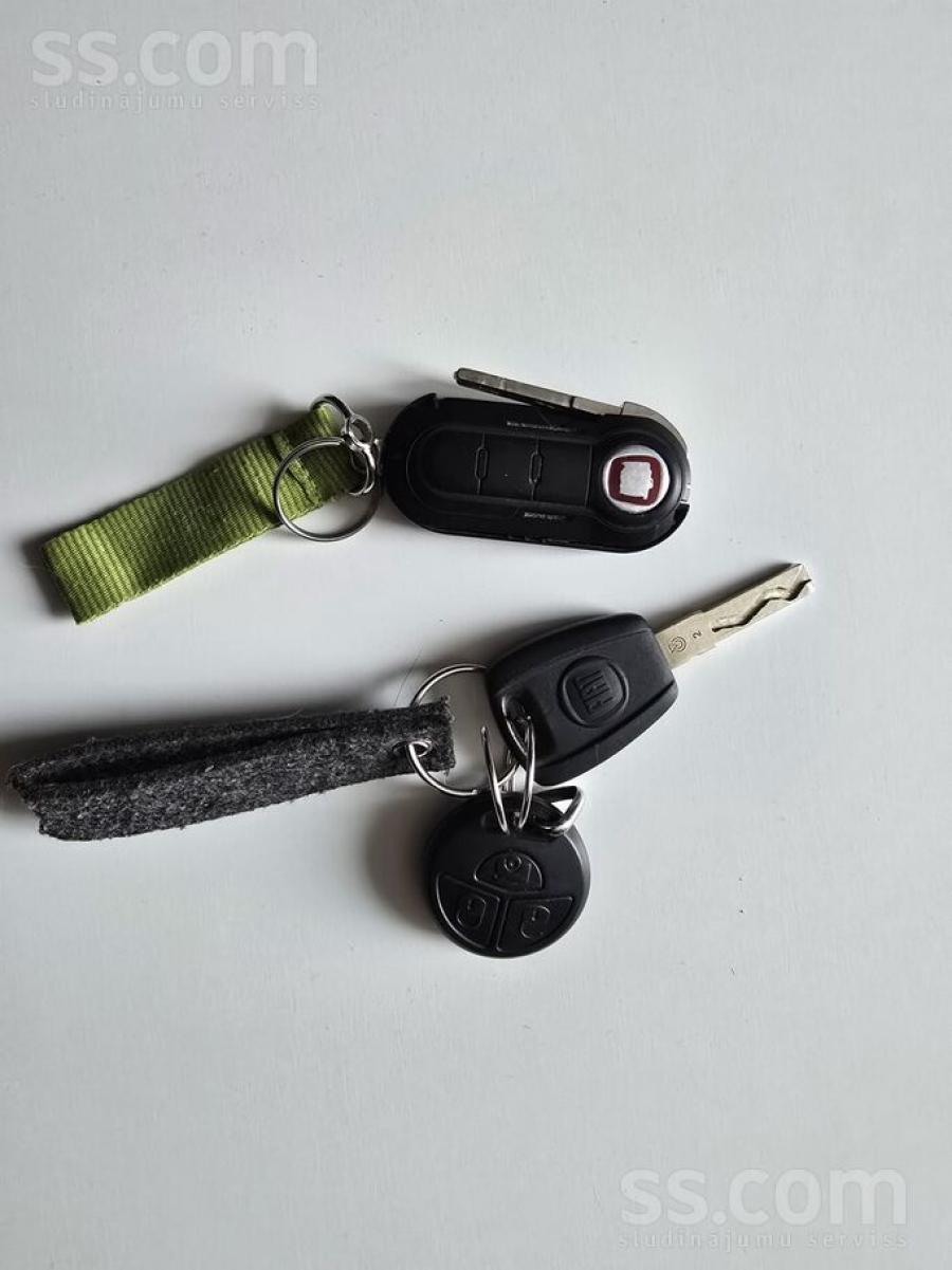 Pelēks Fiat Doblo 2016 Daugavpils, ar dzinēja tilpumu 1.30 L un nobraukumu 169 tūkst. km par 5400 €, foto 22 vietnē AUTOMOTO.COM.LV