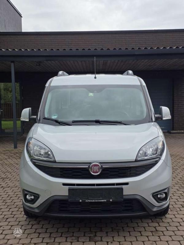 Fiat Doblo 2019 in Radviliskis on AUTOMOTO.COM.LV Grey Fiat Doblo 2019 in Radviliskis, with an engine capacity of 1.37 L and mileage of 138 thousand km for 8800 €, photo 3 on AUTOMOTO.COM.LV