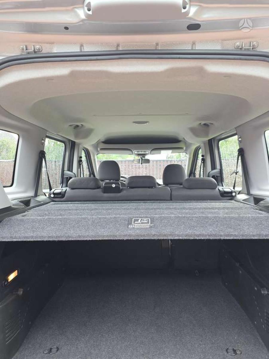 Grey Fiat Doblo 2019 in Radviliskis, with an engine capacity of 1.37 L and mileage of 138 thousand km for 8800 €, photo 23 on AUTOMOTO.COM.LV