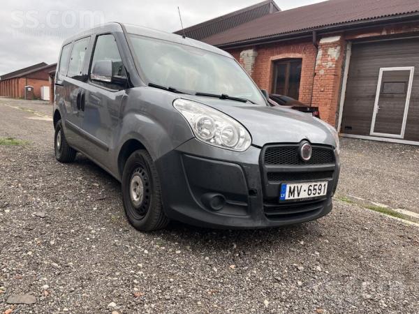 Grey Fiat Doblo 2010 in Daugavpils, with an engine capacity of 1.60 L and mileage of 322 thousand km for 2200 €, photo 5 on AUTOMOTO.COM.LV