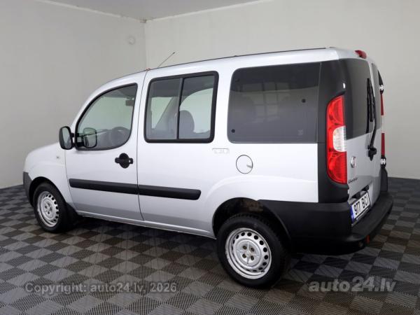 Pelēks Fiat Doblo 2010 Tallina, ar dzinēja tilpumu 1.40 L un nobraukumu 166 tūkst. km par 1499 €, foto 4 vietnē AUTOMOTO.COM.LV