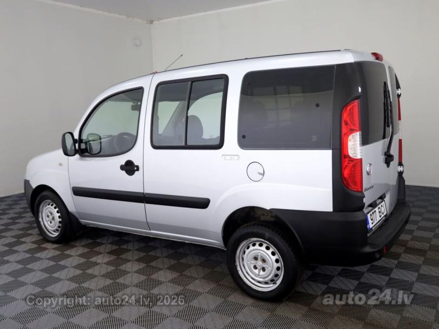 Pelēks Fiat Doblo 2010 Tallina, ar dzinēja tilpumu 1.40 L un nobraukumu 166 tūkst. km par 1499 €, foto 4 vietnē AUTOMOTO.COM.LV