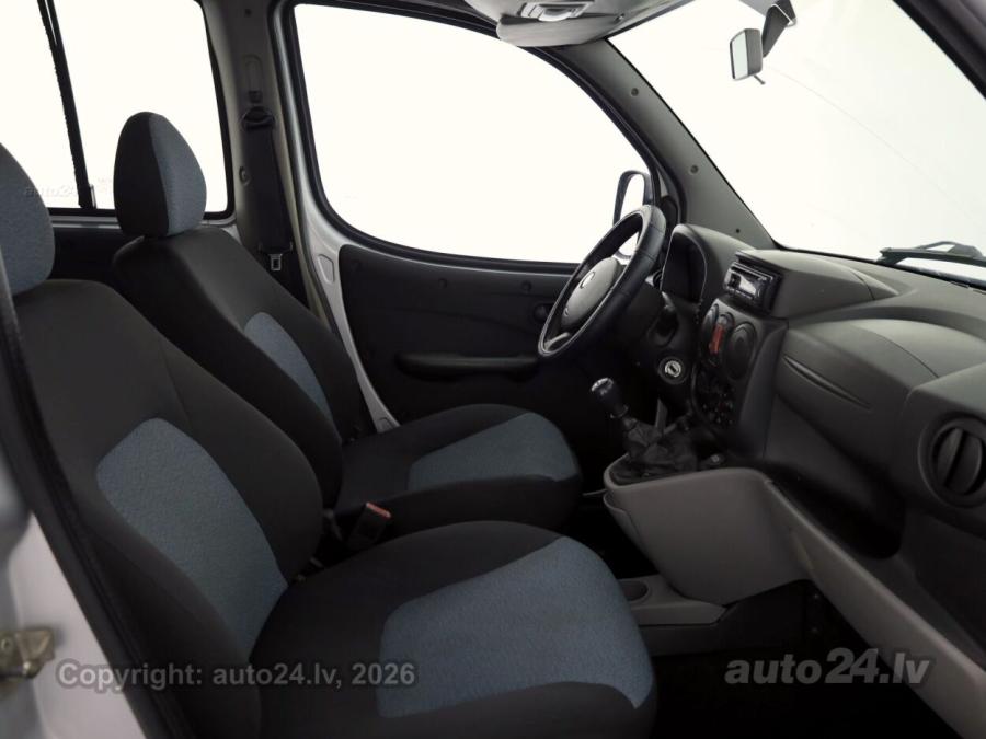 Pelēks Fiat Doblo 2010 Tallina, ar dzinēja tilpumu 1.40 L un nobraukumu 166 tūkst. km par 1499 €, foto 6 vietnē AUTOMOTO.COM.LV