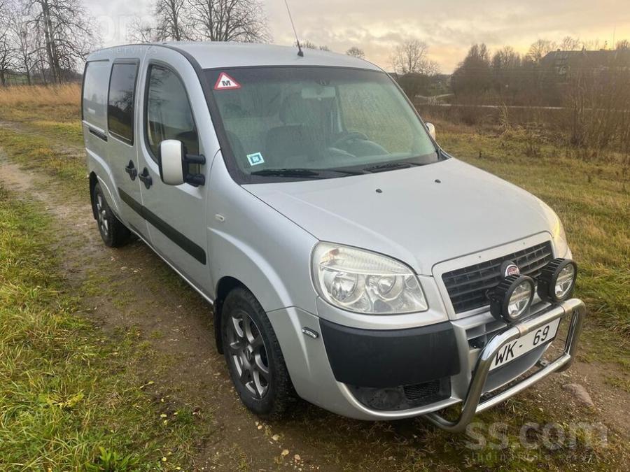 Pelēks Fiat Doblo 2010 Tukums, ar dzinēja tilpumu 1.90 L un nobraukumu 191 tūkst. km par 4990 €, foto 3 vietnē AUTOMOTO.COM.LV