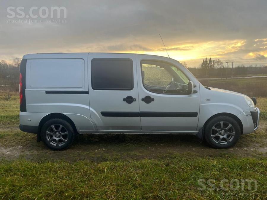 Pelēks Fiat Doblo 2010 Tukums, ar dzinēja tilpumu 1.90 L un nobraukumu 191 tūkst. km par 4990 €, foto 5 vietnē AUTOMOTO.COM.LV