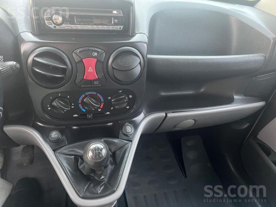 Pelēks Fiat Doblo 2010 Tukums, ar dzinēja tilpumu 1.90 L un nobraukumu 191 tūkst. km par 4990 €, foto 12 vietnē AUTOMOTO.COM.LV